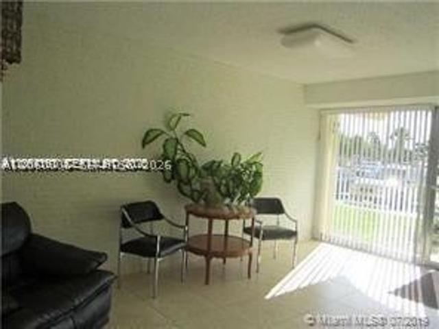 Luxury apartment complex for rent in Miami, United States