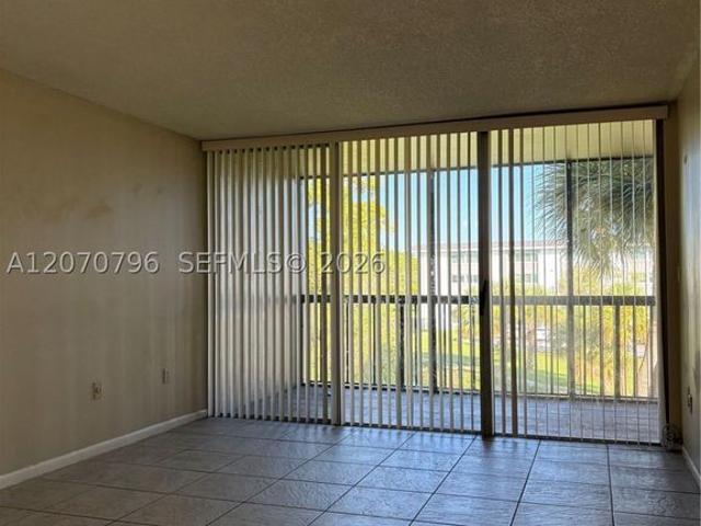 Luxury apartment complex for rent in Miami, United States