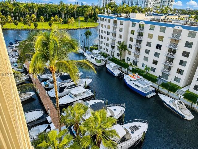 Luxury apartment complex for rent in Miami, United States