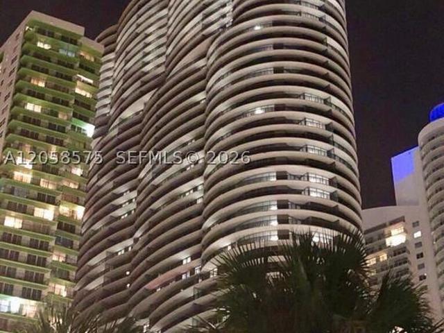 Luxury apartment complex for rent in Miami, United States