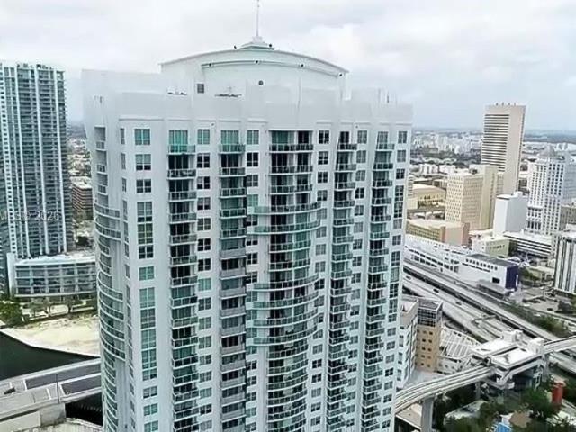 Luxury apartment complex for rent in Miami, United States