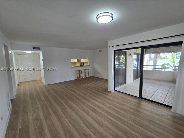 Luxury apartment complex for rent in Miami, United States
