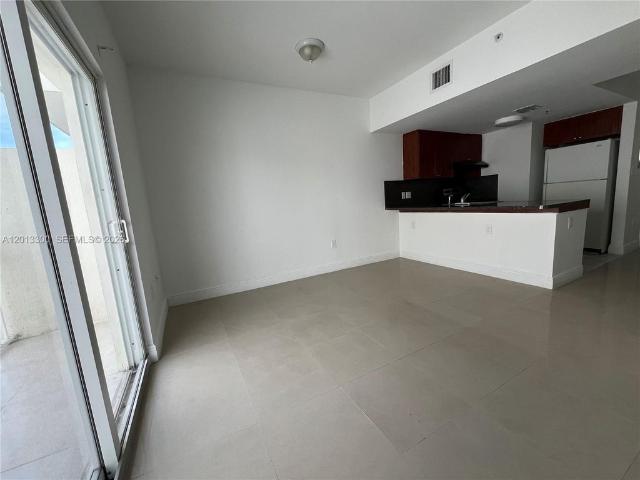 Luxury apartment complex for rent in Miami, United States