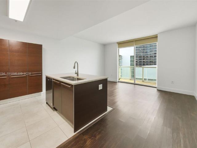 Luxury apartment complex for rent in Miami, United States