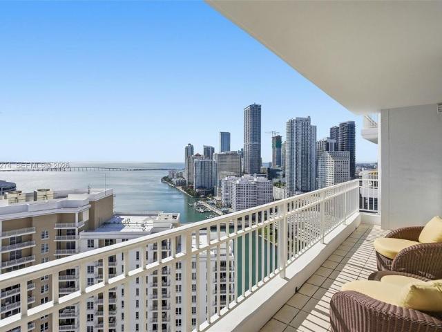 Luxury apartment complex for rent in Miami, United States
