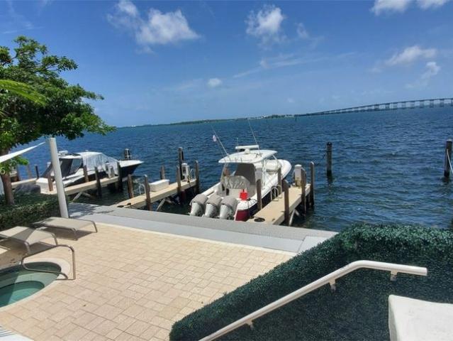 Luxury apartment complex for rent in Miami, United States