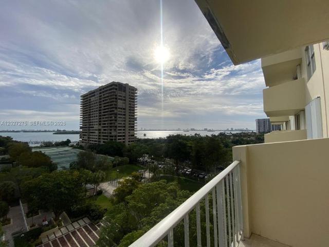 Luxury apartment complex for rent in Miami, United States