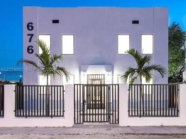Luxury apartment complex for rent in Miami, United States