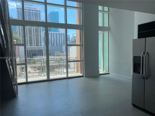Luxury apartment complex for rent in Miami, United States