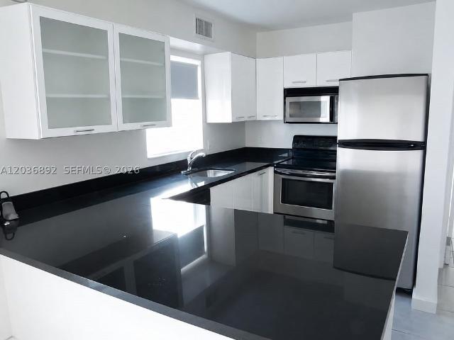 Luxury apartment complex for rent in Miami, United States