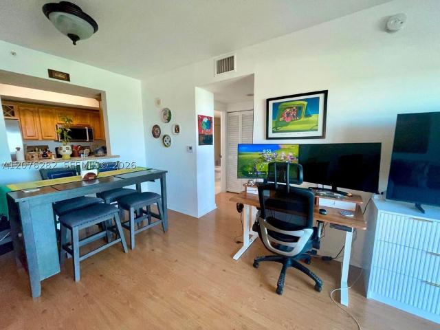 Luxury apartment complex for rent in Miami, United States