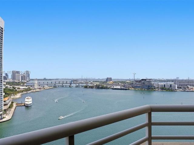 Luxury apartment complex for rent in Miami, United States