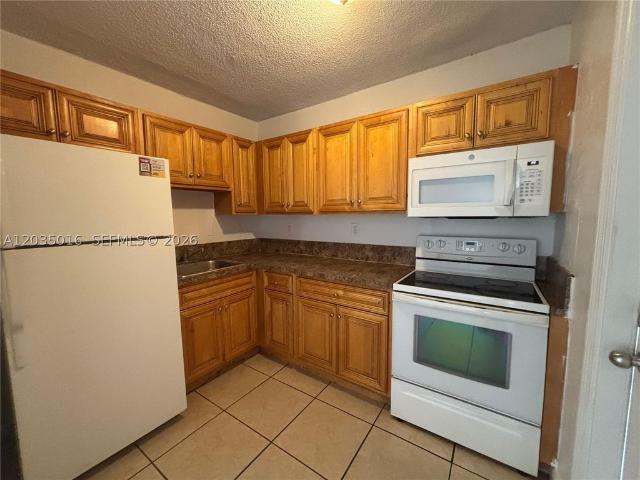 Luxury apartment complex for rent in Miami, United States