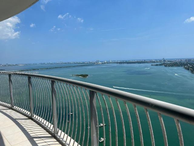 Luxury apartment complex for rent in Miami, United States
