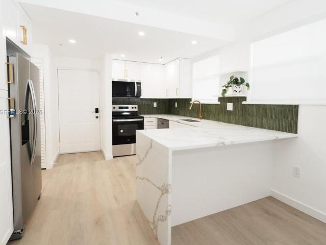 Luxury apartment complex for rent in Miami, United States