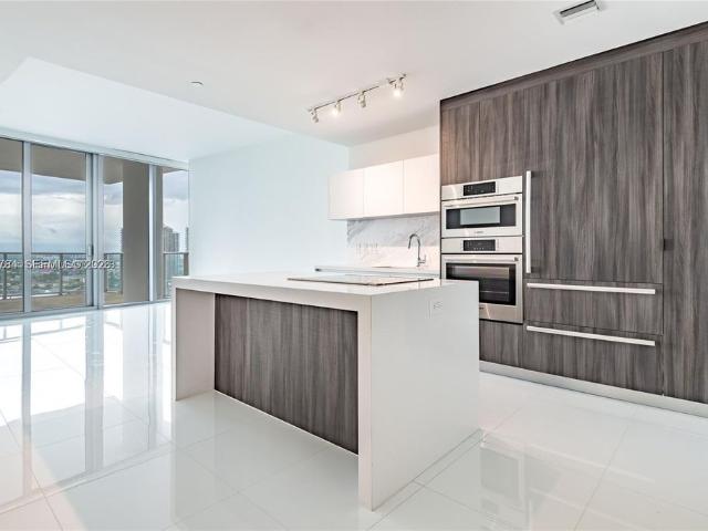 Luxury apartment complex for rent in Miami, United States