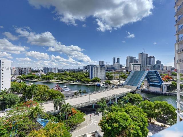 Luxury apartment complex for rent in Miami, United States