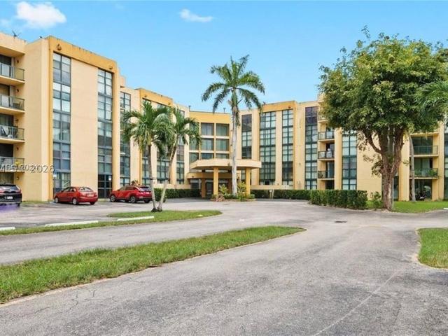 Luxury apartment complex for rent in Miami, United States