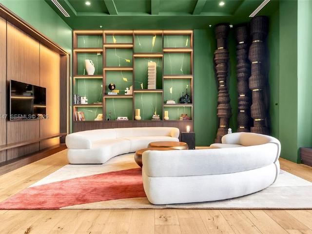 Luxury apartment complex for rent in Miami, United States
