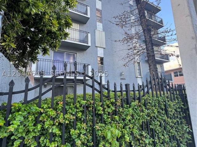 Luxury apartment complex for rent in Miami, United States