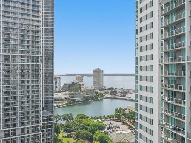 Luxury apartment complex for rent in Miami, United States