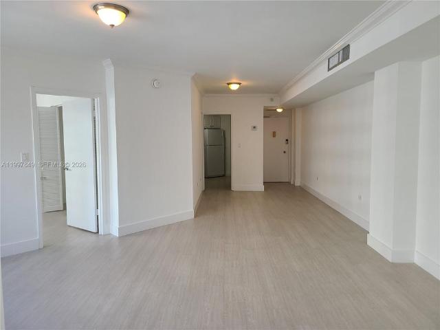 Luxury apartment complex for rent in Miami, United States