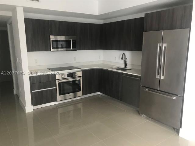 Luxury apartment complex for rent in Miami, United States
