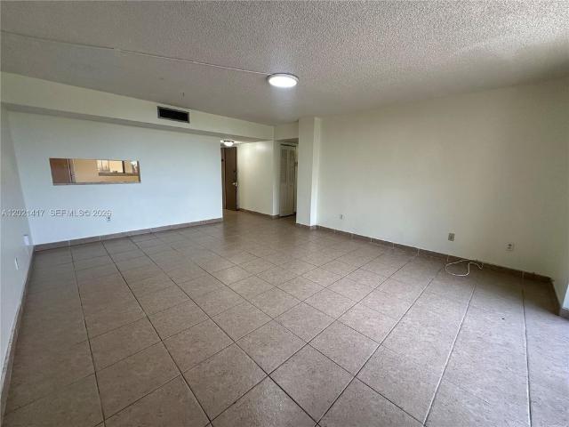 Luxury apartment complex for rent in Miami, United States