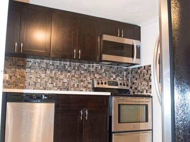Luxury apartment complex for rent in Miami, United States