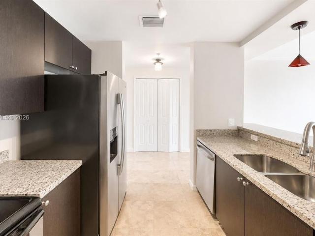 Luxury apartment complex for rent in Miami, United States