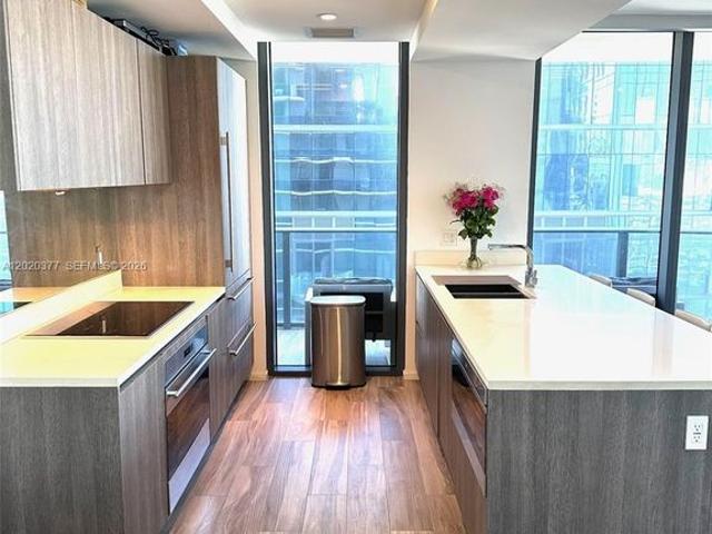 Luxury apartment complex for rent in Miami, United States