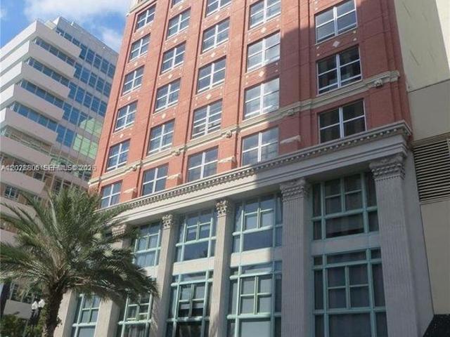 Luxury apartment complex for rent in Miami, United States