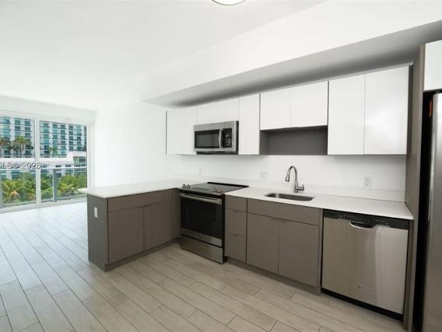 Luxury apartment complex for rent in Miami, United States