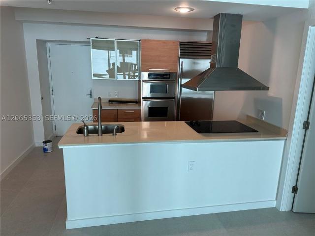 Luxury apartment complex for rent in Miami, United States