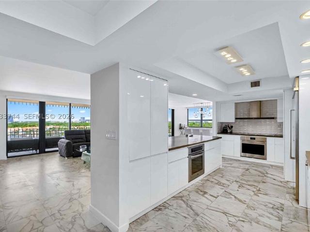 Luxury apartment complex for rent in Miami, United States