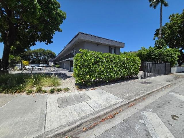 Luxury apartment complex for rent in Miami, United States