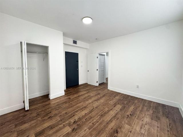 Luxury apartment complex for rent in Miami, United States