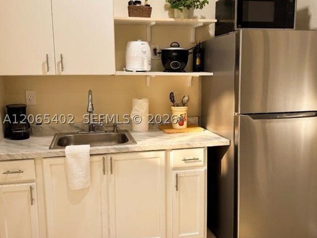 Luxury apartment complex for rent in Miami, United States