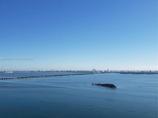Luxury apartment complex for rent in Miami, United States