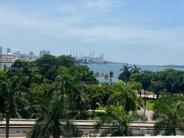 Luxury apartment complex for rent in Miami, United States