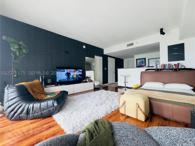 Luxury apartment complex for rent in Miami, United States