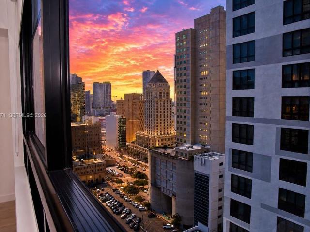 Luxury apartment complex for rent in Miami, United States