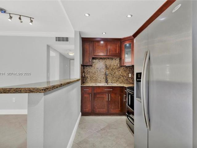 Luxury apartment complex for rent in Miami, United States