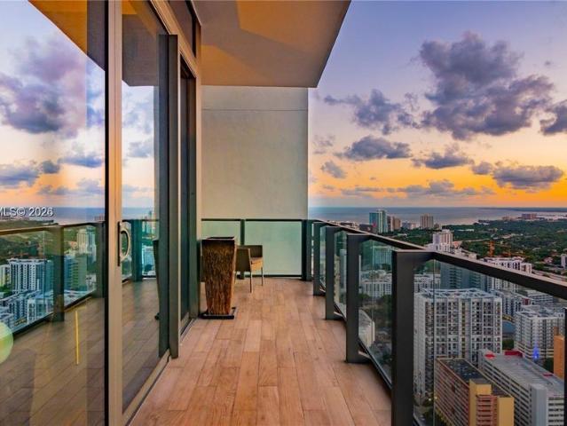Luxury apartment complex for rent in Miami, United States