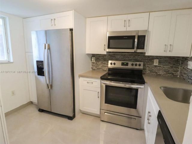 Luxury apartment complex for rent in Miami, United States