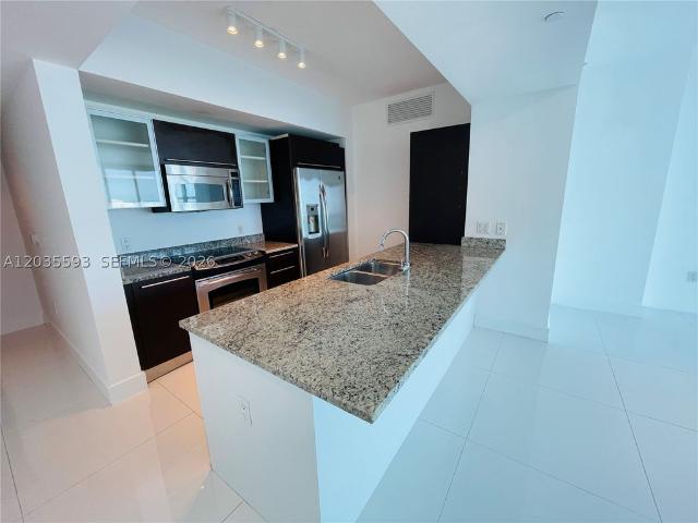 Luxury apartment complex for rent in Miami, United States