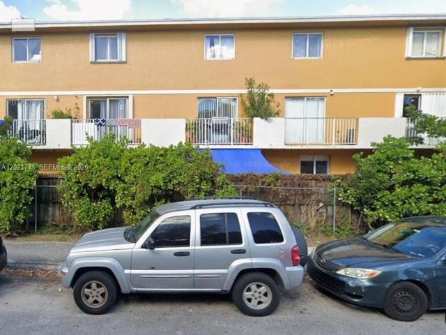 Luxury apartment complex for rent in Miami, United States