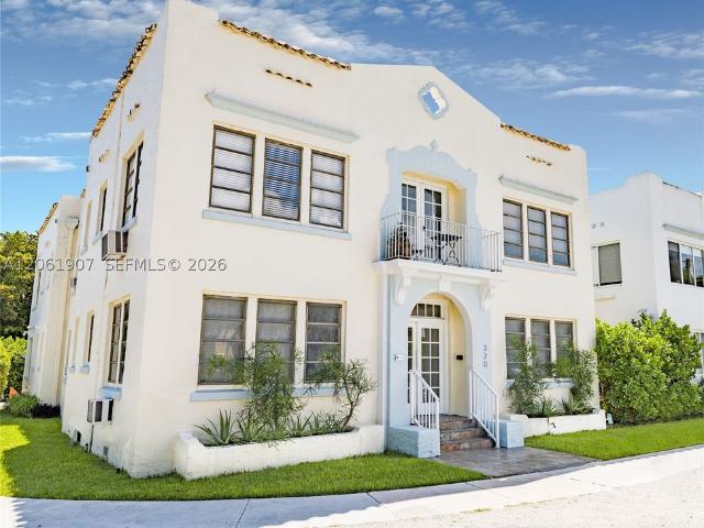 Luxury apartment complex for rent in Miami, United States