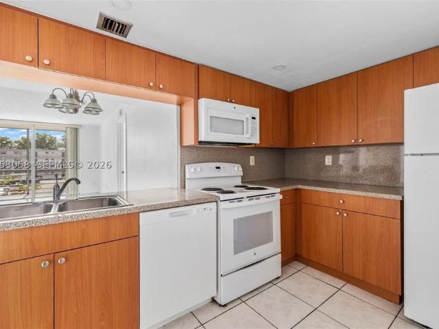 Luxury apartment complex for rent in Miami, United States