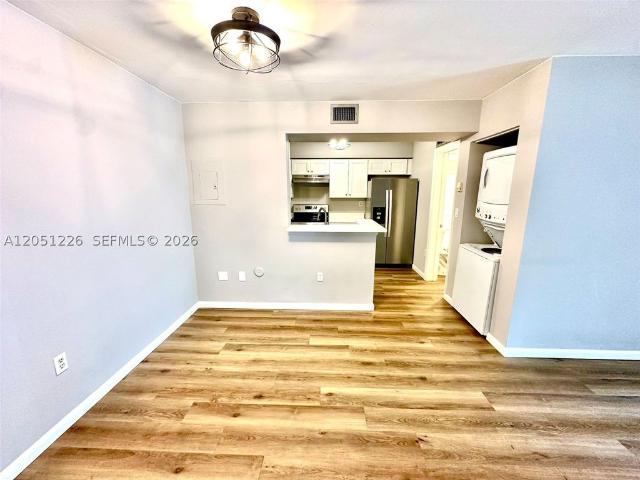 Luxury apartment complex for rent in Miami, United States
